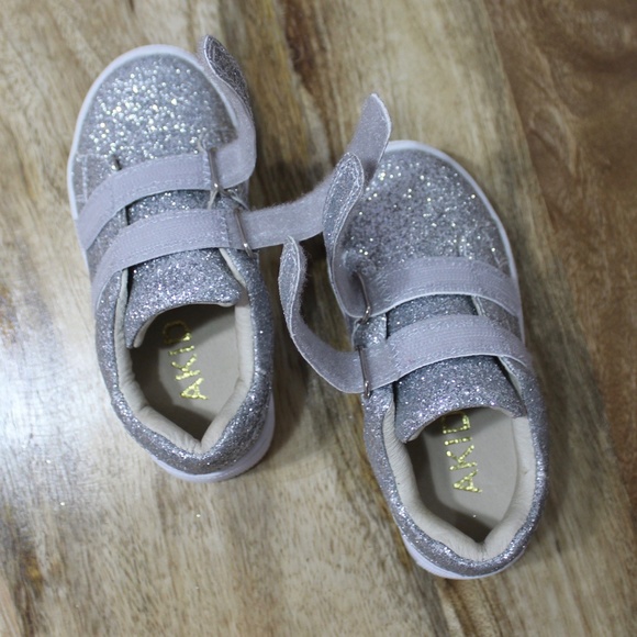 Akid | Shoes | Akid Silver Glitter Shoes | Poshmark